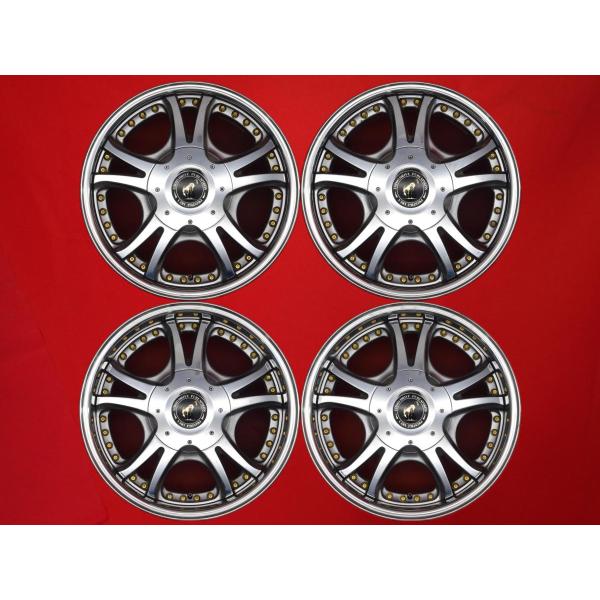 レストア品です。(2本少々ブレ、1本ブレの為、ハンドルや車体にブレが起きる場合もございます。)4本全体的にメッキ浮き、シミ等あるので、さらにお値打ち価格となっております！センターキャップ外し工具付き。リム少々ブレ有