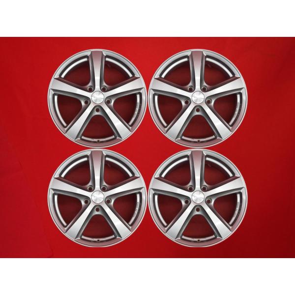 1本リム、4本ディスク面極小キズありますが、車に装着すると、ほぼ目立たず全体的にはキレイな一品です！新品ゴムバルブ付。