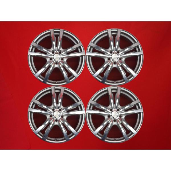 3本ディスク面極小キズ、2本ディスク面少々シミ、1枚センターキャップ少々塗装ハゲ、4本リム、ディスク面少々ひっかきキズありますが、車に装着すると、ほぼ目立たず全体的にはキレイな一品です！