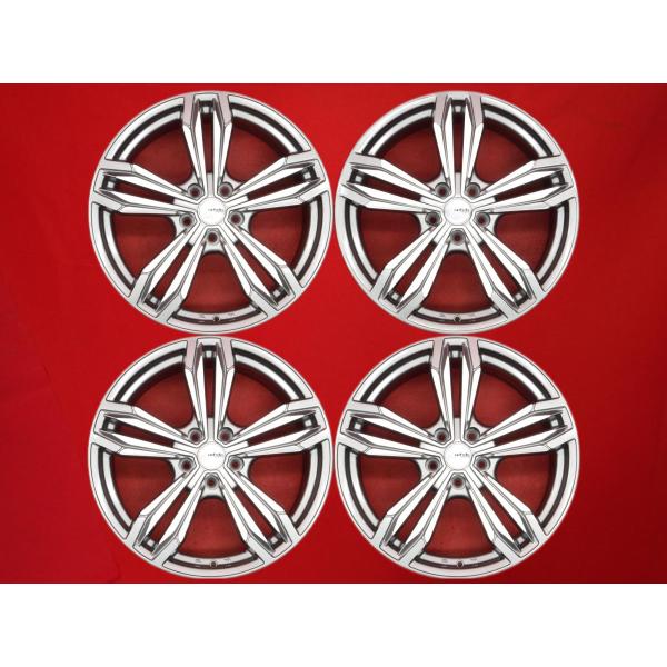 レストア品です。1枚センターキャップヘコミありますが、車に装着すると、ほぼ目立たず全体的にはキレイな一品です！新品ゴムバルブ付。