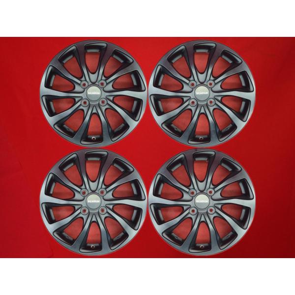 1本ディスク面少々キズ(タッチペン済)ありますが、車に装着すると、意外と目立たず全体的にはキレイな一品です！新品ゴムバルブ付。