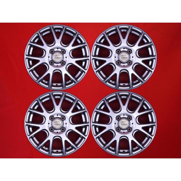 2本ディスク面極小キズありますが、車に装着すると、ほぼ目立たずキレイな一品です！新品ゴムバルブ