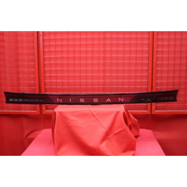 車名：アリア型式：FE0ラベル品番：26550 5MP2A※付属品は画像の物が全てです。※点灯画像参照して下さい。　右側バックランプと　左側ブレーキランプが点灯しません。　(車輛側センサー異常等ありましても保証ありません。)※レンズ内側に雨...