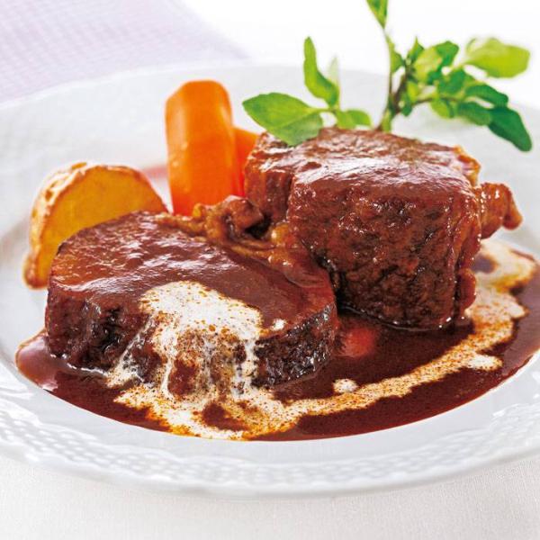 歴史ある「伊藤グリル」のビーフシチューは、初代・伊藤寛からの伝統の一品です。ポイントは、煮込み時間とソースの濃度。初代から継承された伝統の味に、フランス料理をベースに持つ四代目・享治が独自のアレンジを加え、さらに自信を持っておすすめできる一...