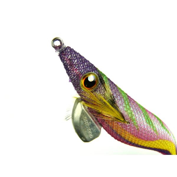 スローフォールと安定した姿勢、それに加えてフラッシュブーストでアピール。エギをダートさせてアオリイカにアピールし、フォールで誘う。この普遍的な基本動作の中でバリエーションをつけることにより、シーズンや状況、シチュエーションにマッチさせていく...