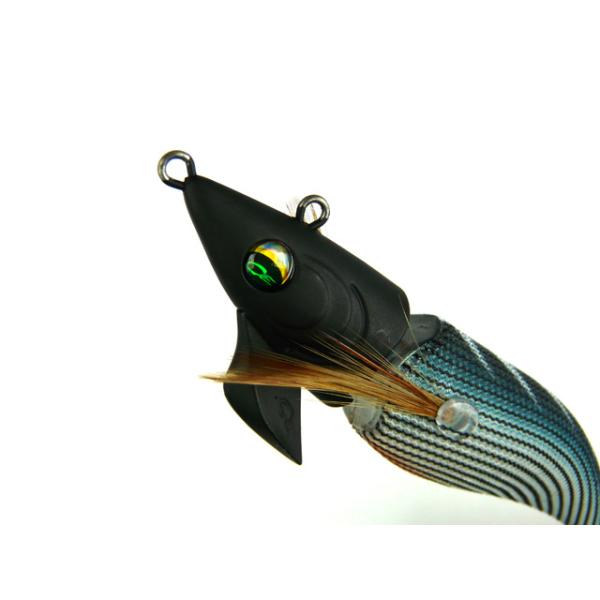 エギ×縦ジョイント。動き・音・すべてがアモラス。今までにない革新的なエギの提案。縦ジョイント構造によりアクション時に艶めかしく滑らかなドルフィンアクションを発生。2つのアイポジションで異なるアクションを演出。ノーズラインアイにスナップを装着...