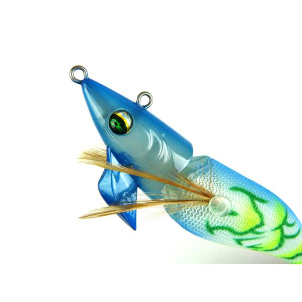 エギ×縦ジョイント。動き・音・すべてがアモラス。今までにない革新的なエギの提案。縦ジョイント構造によりアクション時に艶めかしく滑らかなドルフィンアクションを発生。2つのアイポジションで異なるアクションを演出。ノーズラインアイにスナップを装着...