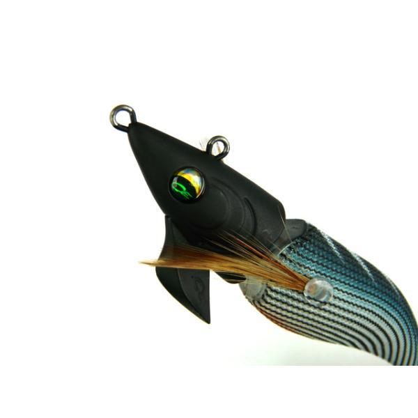 エギ×縦ジョイント。動き・音・すべてがアモラス。今までにない革新的なエギの提案。縦ジョイント構造によりアクション時に艶めかしく滑らかなドルフィンアクションを発生。2つのアイポジションで異なるアクションを演出。ノーズラインアイにスナップを装着...