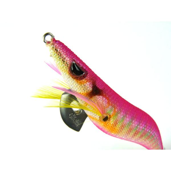 水中を手に取るように感じ取り、自由自在に多彩なアクションで烏賊を翻弄。性能、使用感、デザイン−全ての答えがこのプロスペックにあります。刺さりと強度を求めるべく、ステンレス製国産化研フックを使用し、鮎針と同様の刺さりを実現。強靭な刺さりを誇る...