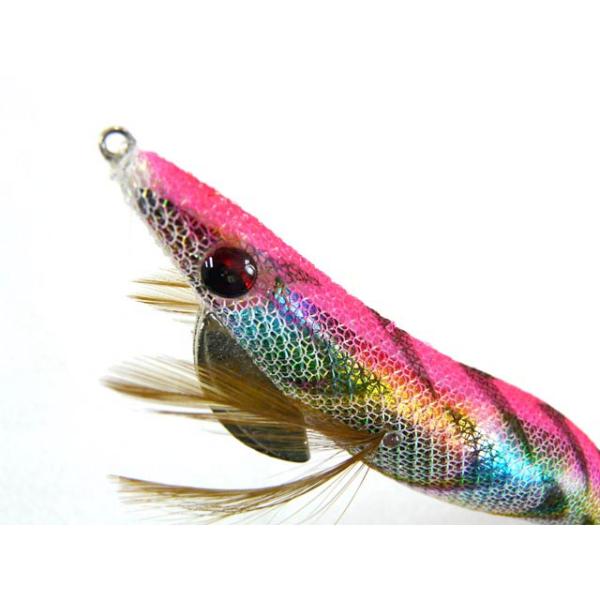 ラトル音とダートでイカに強烈アピール！ロッドアクションがダイレクトに伝わるアイ。水切れの良いシンカー。フッキング良くバレにくいフック。リアルアイを搭載。