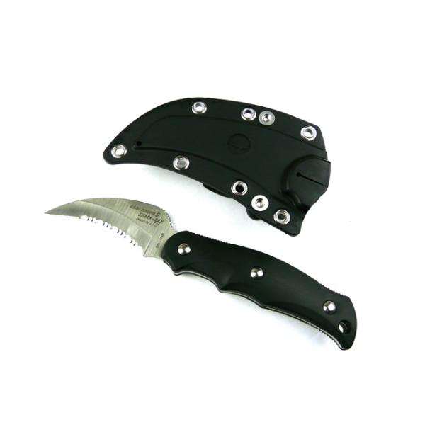 活け締めで大活躍するサビナイフ9 シャークレイ。刃は強靭で切れ味鋭く、鯵などの小型魚からワラサ、70cmを超える真鯛などの大型魚まで、いずれも簡単に活け締めできます。SHARK-RAYの独自のカーブによりとても簡単にエラを切ることができます...