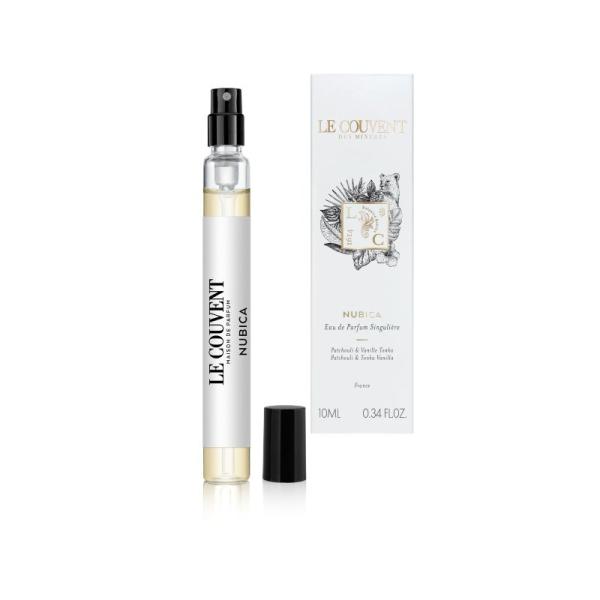 【商品名】　ル クヴォン メゾン ド パルファムシンギュラー オーデパルファム ヌビカ 10mL アンバーウッド 100%ヴィーガン処方 マンダリン バ 【商品説明】　・サバンナの奥深く、照りつく太陽がオークル色に染まる大地を後にして、地平...