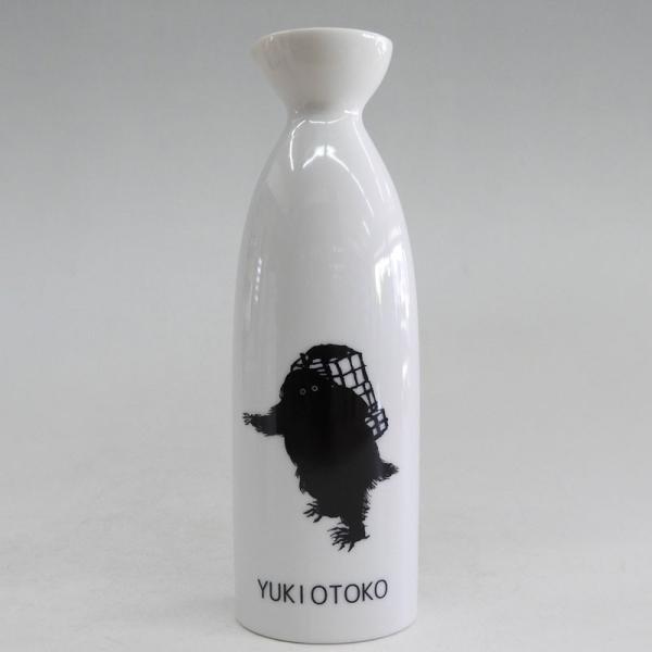 青木酒造の日本酒「雪男」の徳利です。容量は約1.5合（約270ml）です。なお、サイズおよび容量は素人採寸につき、おおよその目安程度にお考えください。サイズ：　約高さ18cm容量：　約1.5合(約270ml)材質：　磁器蔵元：　新潟県南魚沼...