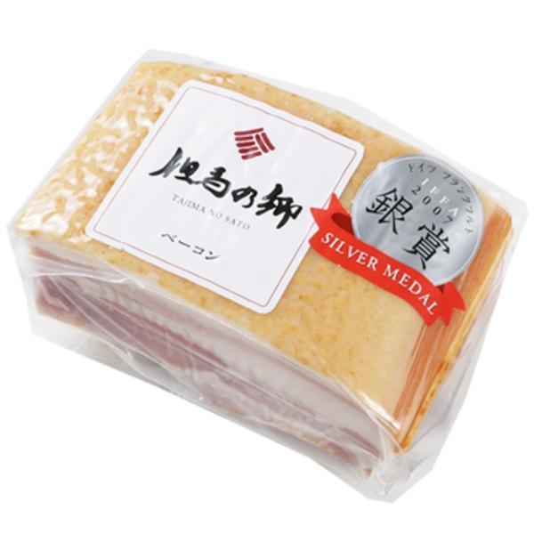 豚バラ肉をじっくりと塩漬けし、丹念にスモークをして仕上げた熟成風味豊かなベーコンです。【美味しいお召し上がり方】煮込み料理に最適です。スープ・カレー・シチューなど、ベーコンをお好みの大きさに切って、煮込んで下さい。薄切りにしてフライパンで軽...