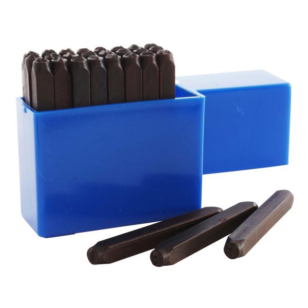 ●本体：機械構造用炭素鋼 ●A〜Zの英字27本組セットです。 ●機械、金属部品等への打刻、マーキングに ●全長(mm)：60 ●サイズ(mm)：3 ●文字：A-Z ●刻印：A〜Z ●本体質量 500 g 本体寸法 65×65×25 mm