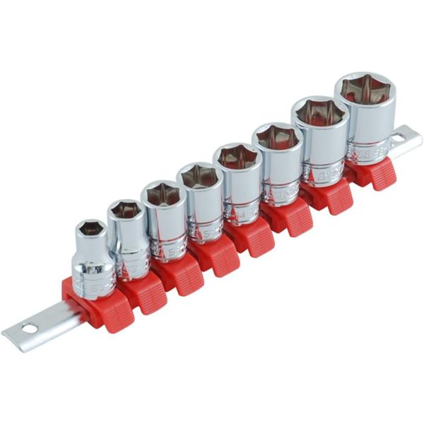 SK11 ソケットセット SHS308Mは、差込角9.5mmのミリサイズ対応ソケット8個組セットです。面接触加工によりボルトやナットの角に配慮した形状で、作業時のなめりを抑えやすい設計です。新型ソケットホルダーを採用し、ワンタッチ操作でソケ...