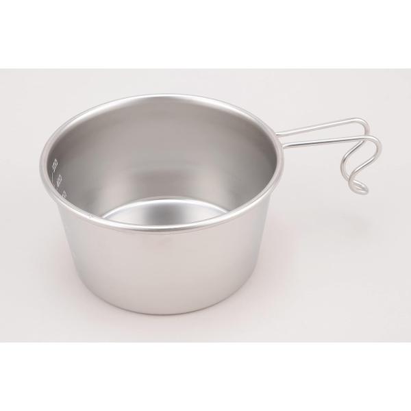 大き目サイズのシェラカップが登場です！直接火にかけられるので簡単な湯沸かし・調理もできます。大き目サイズなので、炊飯にも使えます。18-8ステンレス製で丈夫で壊れにくく、お手入れ簡単です。目盛もついているので実用的です。幅177ｍｍ×奥12...