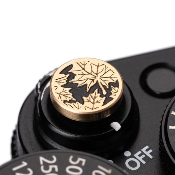 DBZZ カメラ用ホットブーツカバー、富士X100Vi用XT5用 XT4用XT30用XT20用XT3用XE4用XPRO3用ホットブーツカバーシャッターボタンに適用 (leaf brass button)商品コード：66080064926型番...