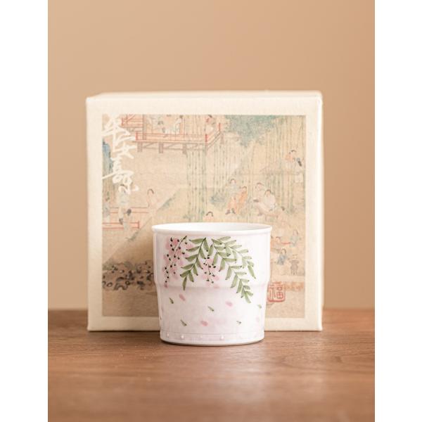 素材：セラミックサイズ：口径約5.5cm   高さ約5.4cm 容量約70ml・出来る限り実物に近いお色で画像を掲載しておりますが、ＰＣモニターなどの環境等により、若干異なる場合がございます。予めご了承ください。・実際の製品は、天候による環...