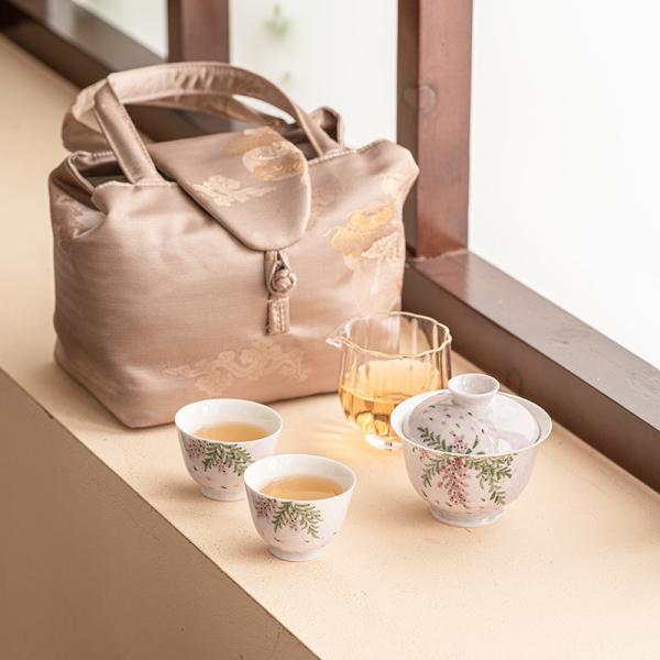 【商品内容】蓋碗ｘ１　湯呑みｘ2　公道杯ｘ１ 収納バッグｘ１【素材】セラミック【サイズ】蓋碗：  口径約9cm  高さ約7.9cm  容量約120ml公道杯：口径約7cm  高さ約7cm    容量約110ml湯呑み：口径約6cm  高さ約...