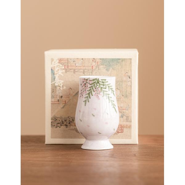 素材：セラミックサイズ：口径約4.2cm   高さ約8.5cm 容量約75ml・出来る限り実物に近いお色で画像を掲載しておりますが、ＰＣモニターなどの環境等により、若干異なる場合がございます。予めご了承ください。・実際の製品は、天候による環...