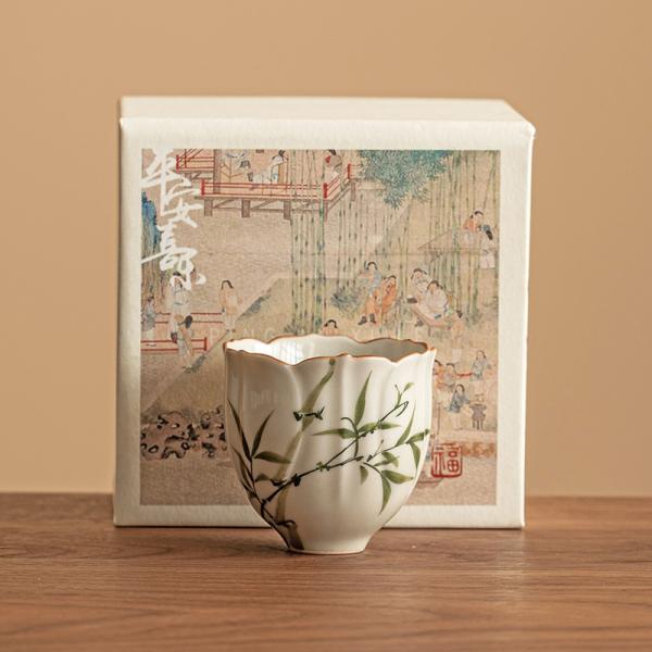 ★ご覧頂きありがとうございます★☆送料無料☆即購入OK1個入り素材：セラミックサイズ：口径約5.5cm   高さ約5.4cm 容量60ml・出来る限り実物に近いお色で画像を掲載しておりますが、ＰＣモニターなどの環境等により、若干異なる場合が...