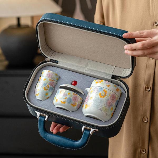 【商品内容】急須ｘ１　湯呑みｘ4　収納バッグｘ１【素材】セラミック【サイズ】急須ｘ１：  長さ（一番長い部分）約8.6cm   高さ約11.2cm  容量約190ml湯呑みｘ１：長さ約6.8cm  高さ約4cm ?   容量約98ml湯呑み...