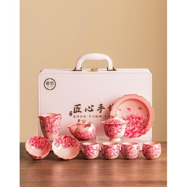 【商品内容】茶壺ｘ１ 公道杯ｘ１ 三才蓋碗ｘ１ 茶杯ｘ6 茶盤ｘ１【素材】セラミック【サイズ】詳しいサイズ情報は画像2枚目にご覧下さい★（日本語は貫入、中国は開片と言う）磁器の素地と釉の収縮の違いからびっしりと細かなひびで覆われているため釉...