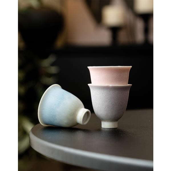 素材：セラミックサイズ：口径約5.6cm  高さ約5cm  容量約47ml・出来る限り実物に近いお色で画像を掲載しておりますが、ＰＣモニターなどの環境等により、若干異なる場合がございます。予めご了承ください。・実際の製品は、天候による環境変...