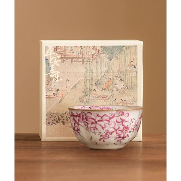 素材：セラミックサイズ：口径約6.7cm   高さ約3.7cm  容量約25ml★（日本語は貫入、中国は開片と言う）磁器の素地と釉の収縮の違いからびっしりと細かなひびで覆われているため釉薬層が割れて開き、開片現象が形成されます。カニの爪模様...