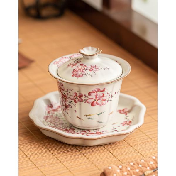 【素材】セラミック【サイズ】蓋碗：口径約9.5cm  高さ約9.5cm 容量約150ml ★（日本語は貫入、中国は開片と言う）磁器の素地と釉の収縮の違いからびっしりと細かなひびで覆われているため釉薬層が割れて開き、開片現象が形成されます。カ...