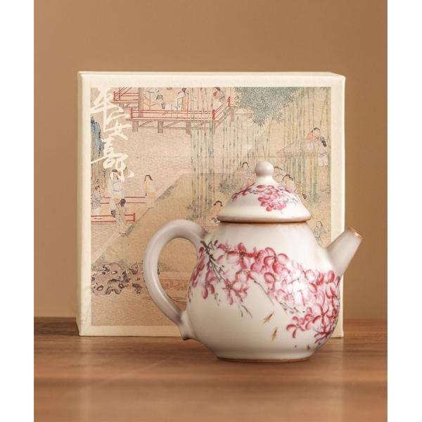 素材：セラミックサイズ：直径約4cm   高さ約9.3cm  容量約120ml★（日本語は貫入、中国は開片と言う）磁器の素地と釉の収縮の違いからびっしりと細かなひびで覆われているため釉薬層が割れて開き、開片現象が形成されます。カニの爪模様、...