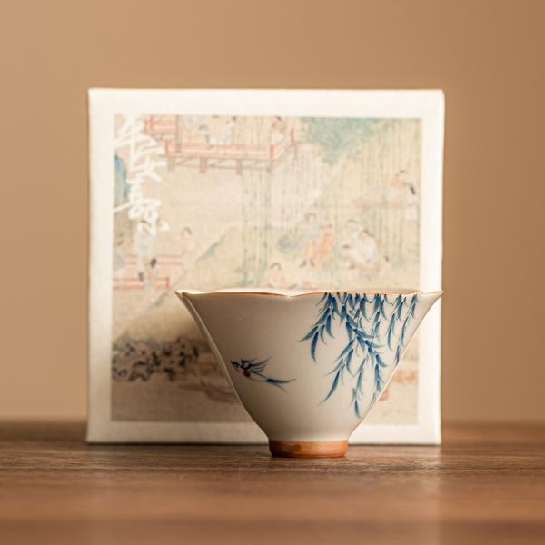 素材：セラミックサイズ：口径約8.3cm   高さ約5cm 容量50ml・出来る限り実物に近いお色で画像を掲載しておりますが、ＰＣモニターなどの環境等により、若干異なる場合がございます。予めご了承ください。・実際の製品は、天候による環境変化...