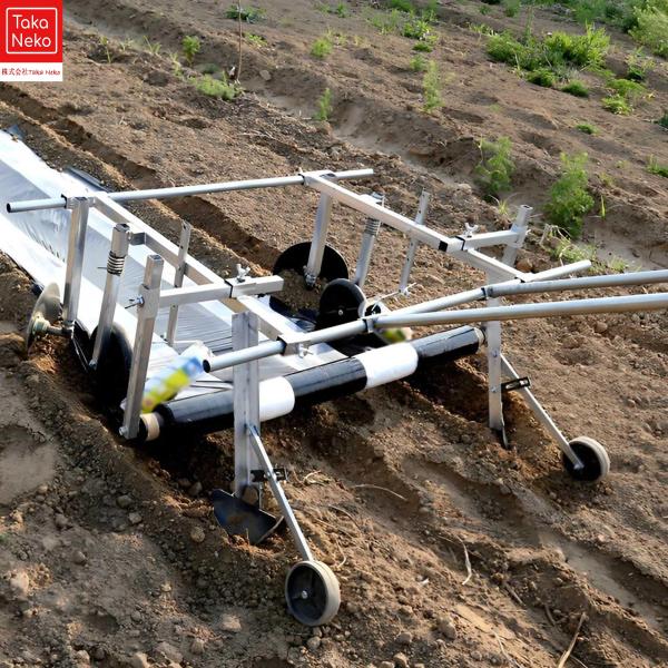 ★多機能フィルム機械で、4種類の型番が選択でき、平地、低畦、高畦にご使用いただけます。★1人でのご使用が可能で、作業負担が軽減され、張力ローラーカバーの敷設を迅速に完了★双円盤カバー機能により、土壌を自動的にフィルムに被覆して時間を節約しま...