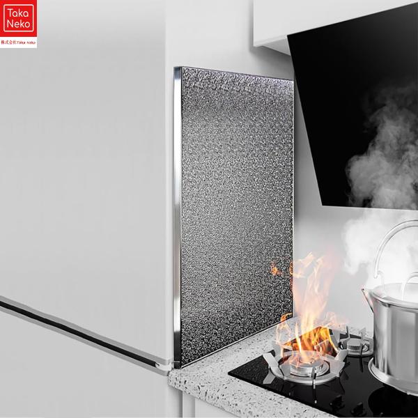 【広範囲互換性】 バーベキューコンロ、ストーブ、オーブン、冷蔵庫など多様な熱源機器に完美対応。ステンレススチール耐油バリアとアルミホイル層で調理時の油飛沫を効果的に防止し、清潔なキッチン環境を維持します。【優れた断熱性能】 高密度アルミ断熱...