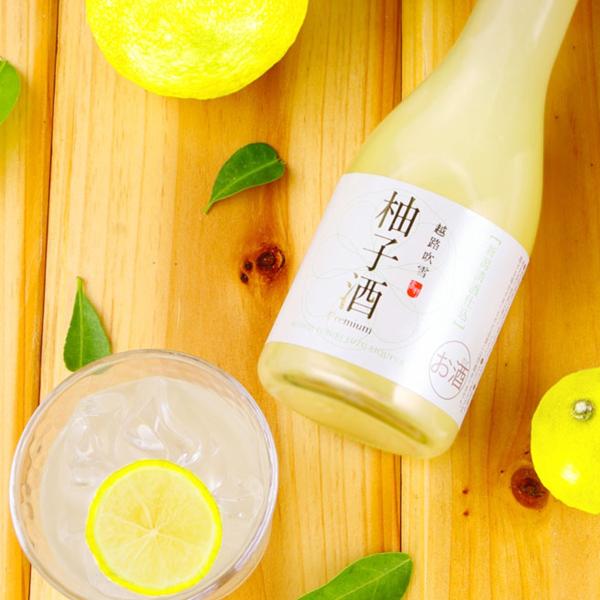 「越路吹雪 柚子酒Premium」は濃厚な徳島県産柚子果汁を贅沢に使用した、柚子の味わいを最大限に味わえる日本酒ベースのプレミアムリキュールです。濃厚でフレッシュな果実の味わいが楽しめます。ロックからストレート、ソーダ割りでお楽しみください...