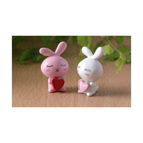 商品詳細セット内容：1匹フィギュアサイズ：約1.7*3cm材質：樹脂生産国：中国注意 生産ロッドにより色が少し変化する場合がございます。 ミニミニサイズなので、小さいガラスボールに入れて苔リウムを作るのに向いてます。 自立して立ちにくいです...