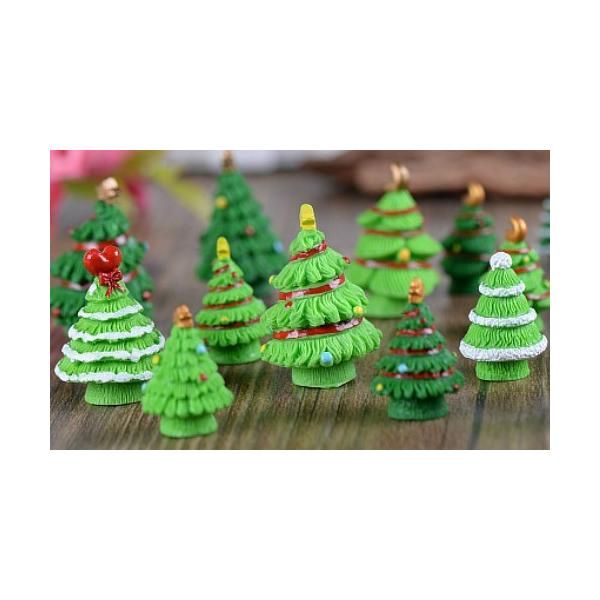 ■商品詳細セット内容：1個フィギュアサイズ：約2*2.8cm材質：樹脂生産国：中国スノードーム作り、クリスマスのハンドメイドに重宝するアイテムです。ミニミニサイズなので、小さいガラスボールに入れて苔リウムを作るのに向いてます。自立して立ちま...