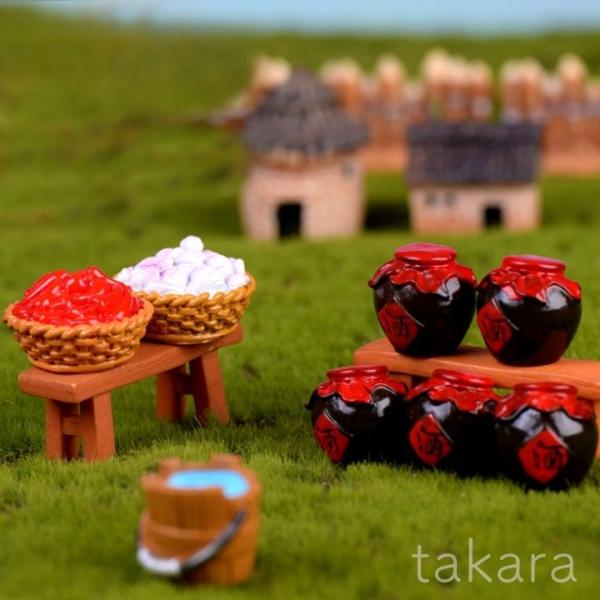 ■詳細セット内容：1個フィギュアサイズ：写真をご参考下さい。材質：樹脂生産国：中国■店長のコメントとても小さなスケールにもかかわらず、緻密でリアルな造形で感動をもらいます。車やお部屋のオブジェにはもちろん、ディスプレイ等のパーツ素材にもおす...