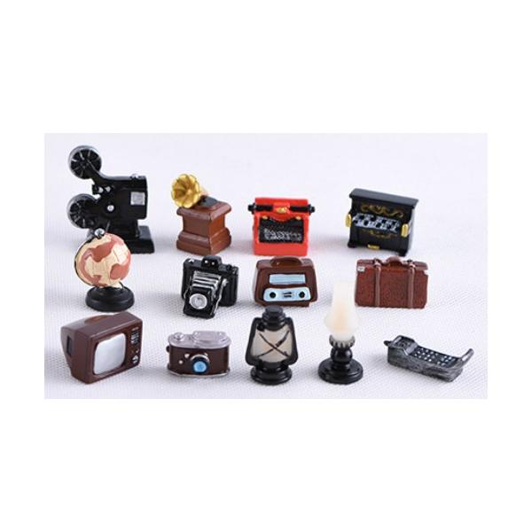 ■詳細セット内容：1個フィギュアサイズ：写真をご参考ください。材質：樹脂生産国：中国■店長のコメントとても小さなスケールにもかかわらず、緻密でリアルな造形で感動をもらいます。車やお部屋のオブジェにはもちろん、ディスプレイ等のパーツ素材にもお...