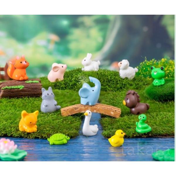 ■商品詳細セット内容：１体フィギュアサイズ：写真をご参考ください材質：樹脂生産国：中国コケテラリウムに適したミニミニサイズです。苔の上で使用する場合は固定ピンを付けると飾りやすくなります。固定ピンは当店でお買い求めできます。