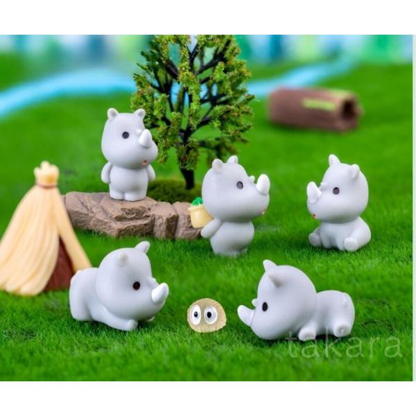 ■商品詳細セット内容：1体フィギュアサイズ：写真をご参考ください。材質：樹脂生産国：中国とても小さなスケールにもかかわらず、緻密でリアルな造形で感動をもらいます。車やお部屋のオブジェにはもちろん、ディスプレイ等のパーツ素材にもおすすめです。...