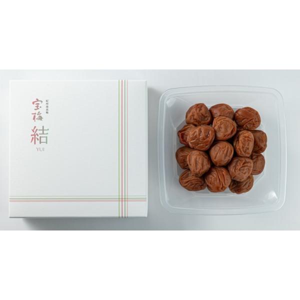 【発売日：2026年02月05日】【ふっくらとした果肉と塩分控えめのまろやかな味わいが特徴です】■商品番号：Y-36■内容量：450g■粒の大きさ：約3L■塩分：約10%■サイズ：20.5×20.5×6.0(cm)縦横高■原材料名：梅、漬け...