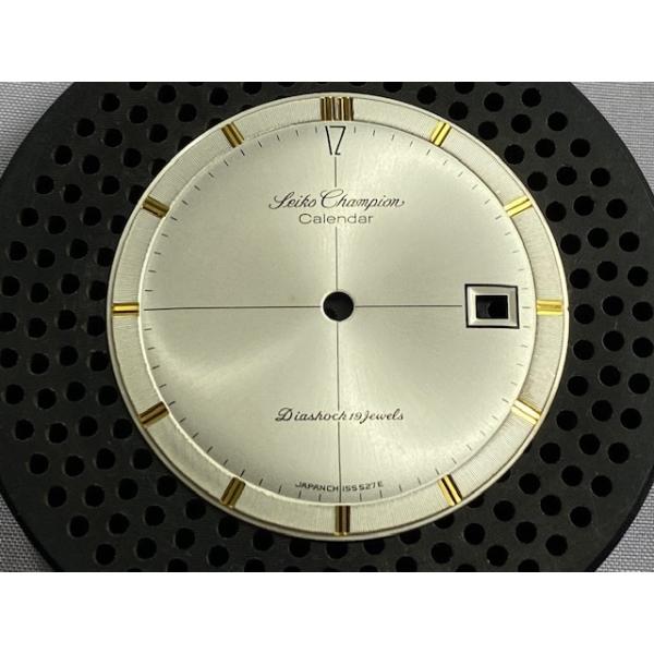 ブランド：セイコー チャンピオン商品状態：未使用品（デッドストック品）文字盤色：シルバーインデックス色：金色直径：32.0mm当社の倉庫の中で保管しておりました未使用品(デッドストック品)です。※この商品以外に代替不可の為、商品状態を中古品...