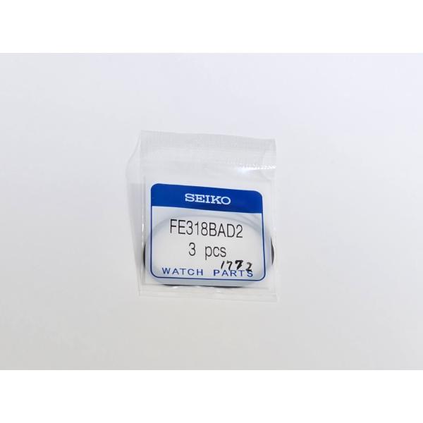 ブランド：セイコー商品状態：新品型番：FE318BAD2/1772色：ブラックSTXD001/3X22-0AA0他用の裏ぶたパッキンです。※1個＝3個入り1袋です。ばら売りではありません。