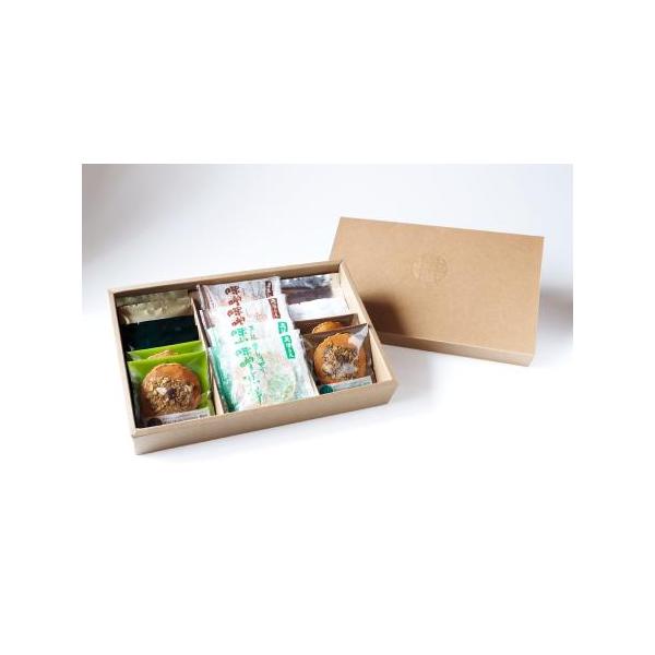 井之廣製菓舗さんのせんべいが入ったバラエティーセットでギフトにもピッタリです！作っているのは、飛騨古川で創業100年「井之廣製菓舗」さんです。国産原材料だけを使い、素朴な味は飛騨を代表するお菓子として100年以上たった今も愛され続けています...