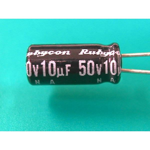 製品概要：アルミニウム電解コンデンサ 　ノンポーラメーカー：ルビコンキャパシタンス：10uF定格電圧：DC50V直径：5mmリード間隔：2mm実装タイプ：ラジアル