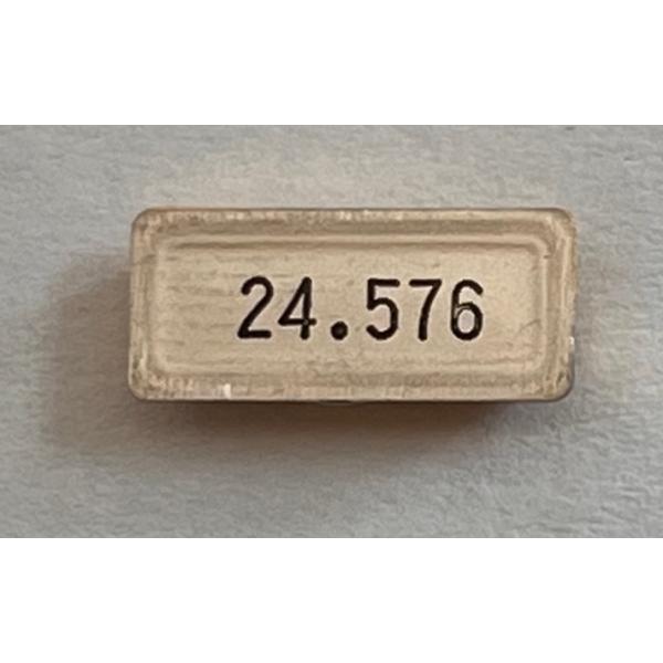 メーカー：サンリード製品概要：低周波用　ロープロファイル　水晶振動子周波数：24.576MHzサイズ：5.0*11.0(mm)高さ：2.0mm実装タイプ：SMT