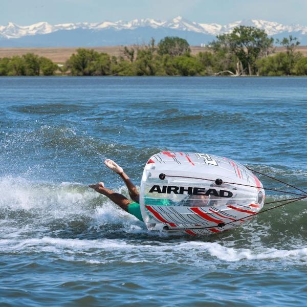 ※大型商品により代引きの対応ができませんので宜しくお願いします。AIRHEAD　 GYRO ジャイロ 1人乗り　トーイングチューブ/ウォータートーイ/バナナボート/エアヘッド■サイズ：140x94cm■定員:1名■材質：PVCモールドチュー...