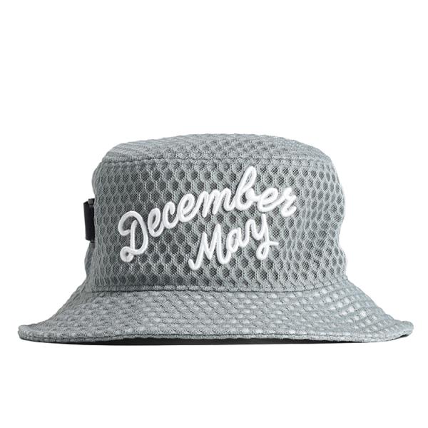 【Recommended】ベーシックなミニマムデザインで何にでも合わせやすいマルチアイテムです。ダブルラッセルのざっくり編み地がストリート感と清涼感を感じさせます。サイドリボンのティーホルダーがポイント。額にはパイル地を使用しており、吸水性...